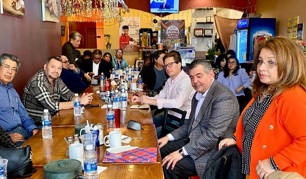 DIÁLOGOS CON “CHILANGOS” EN CHICAGO… - Periódico La Prensa