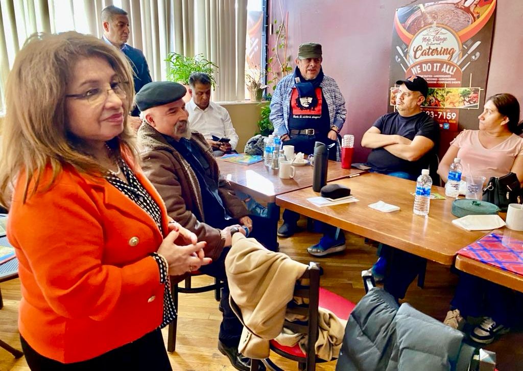 DIÁLOGOS CON “CHILANGOS” EN CHICAGO… - Periódico La Prensa
